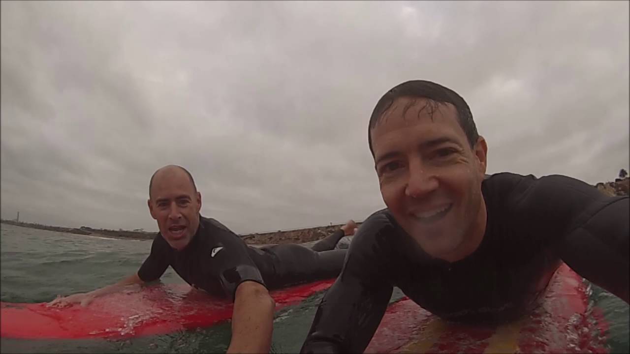 Tim gives Jay a surfing lesson and receives a special jersey - Howard's ...